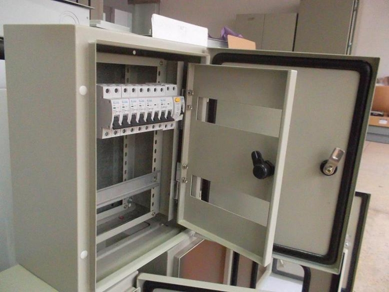 Modular waterproof Metal Enclosure 3 phase power distribution box 3 ...