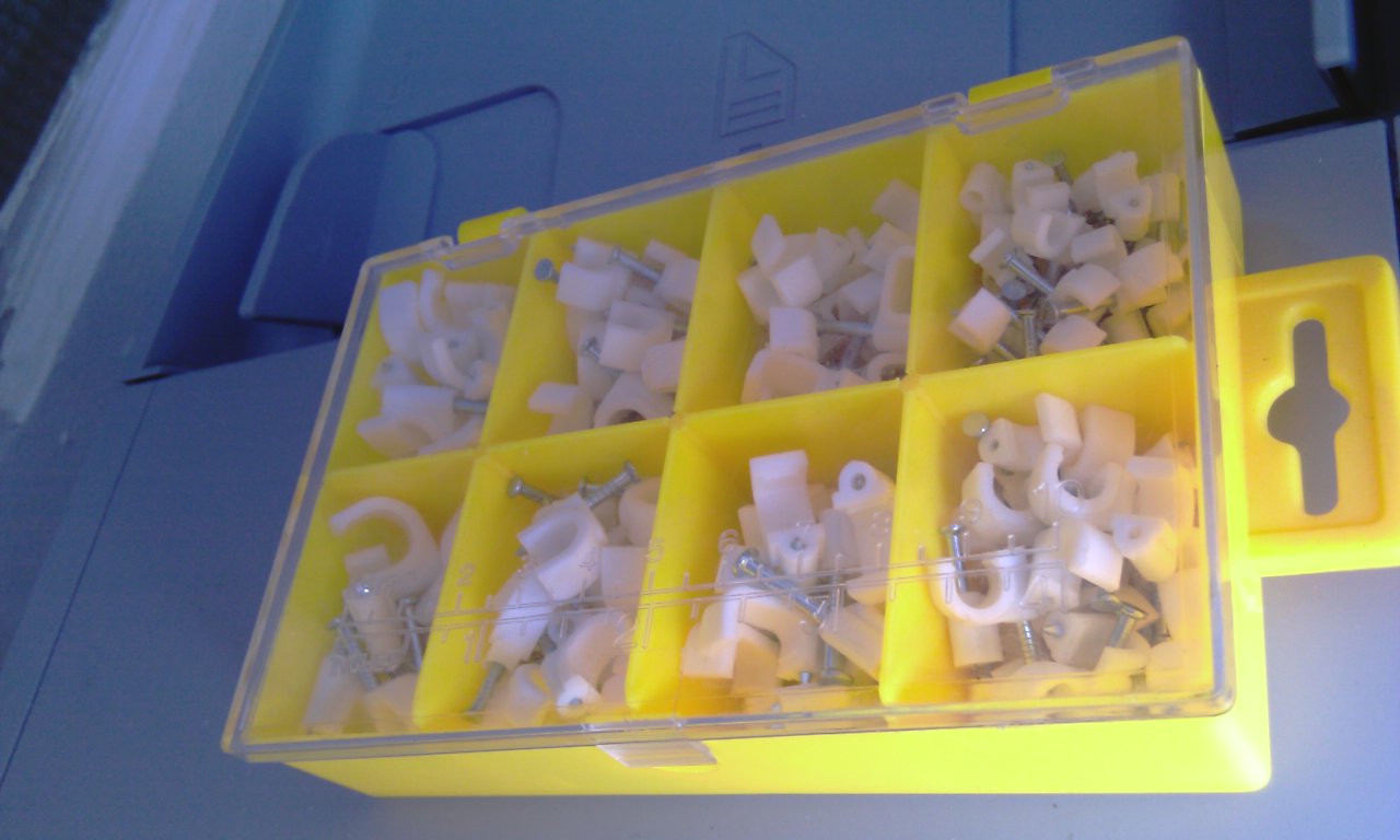 Round Galvanized Nail Cable clips - Distribution board, circuit breaker ...