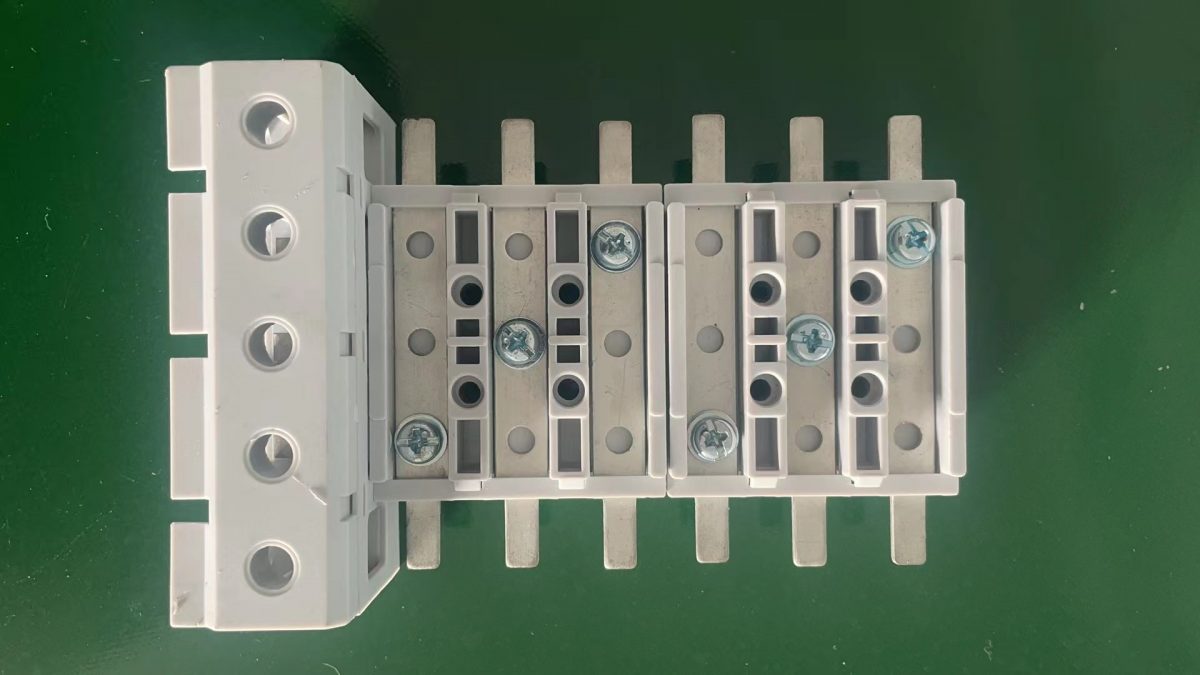 din rail busbar inside - Distribution board, circuit breaker, fish tape ...